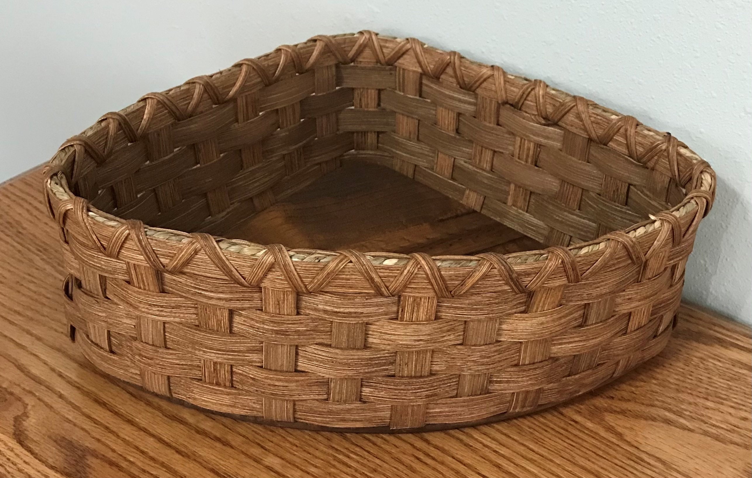 Corner Baskets 9.5LX10WX4.5H Rounded Front | Etsy Canada
