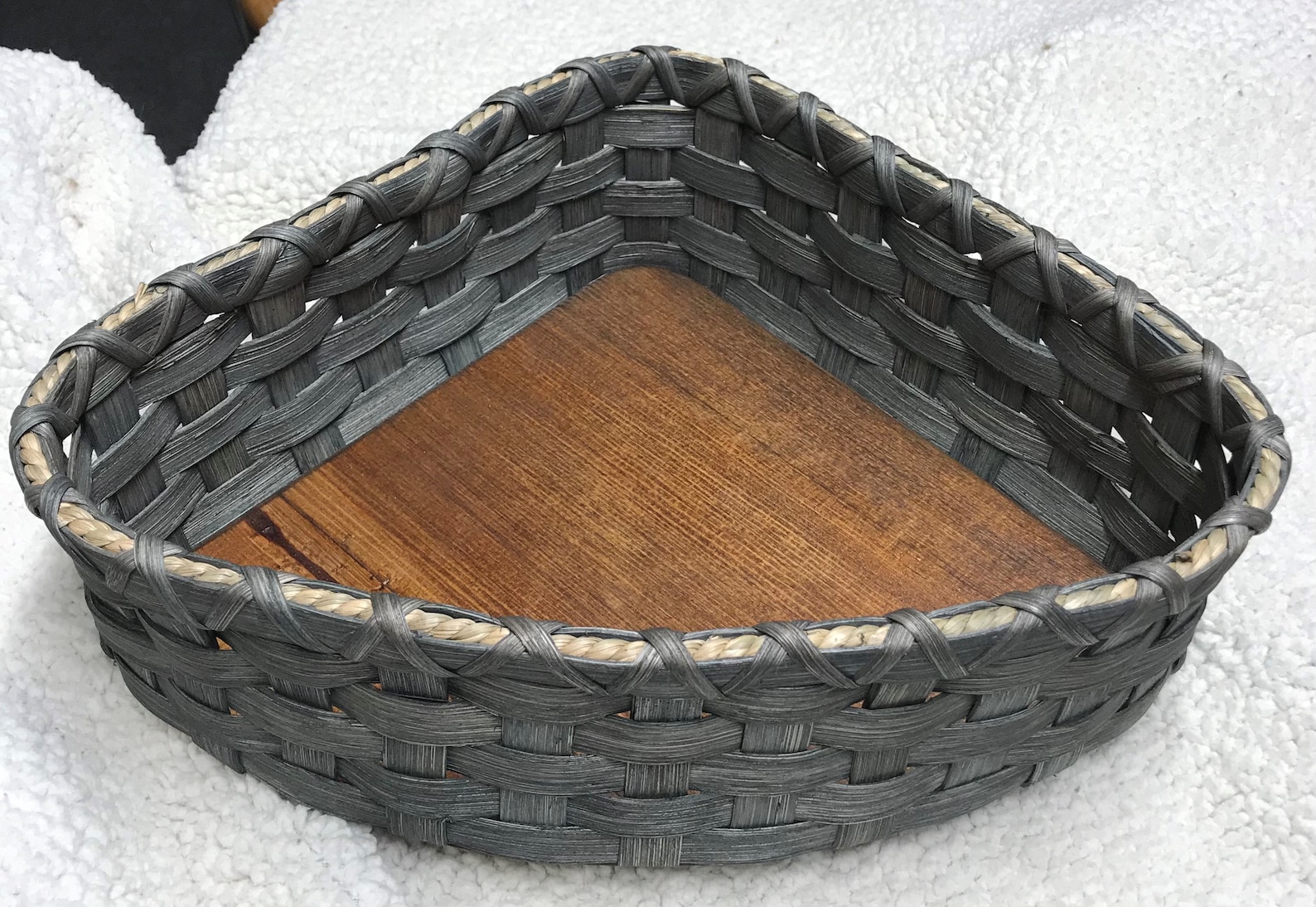 Corner Baskets 9.5LX10WX4.5H - Etsy