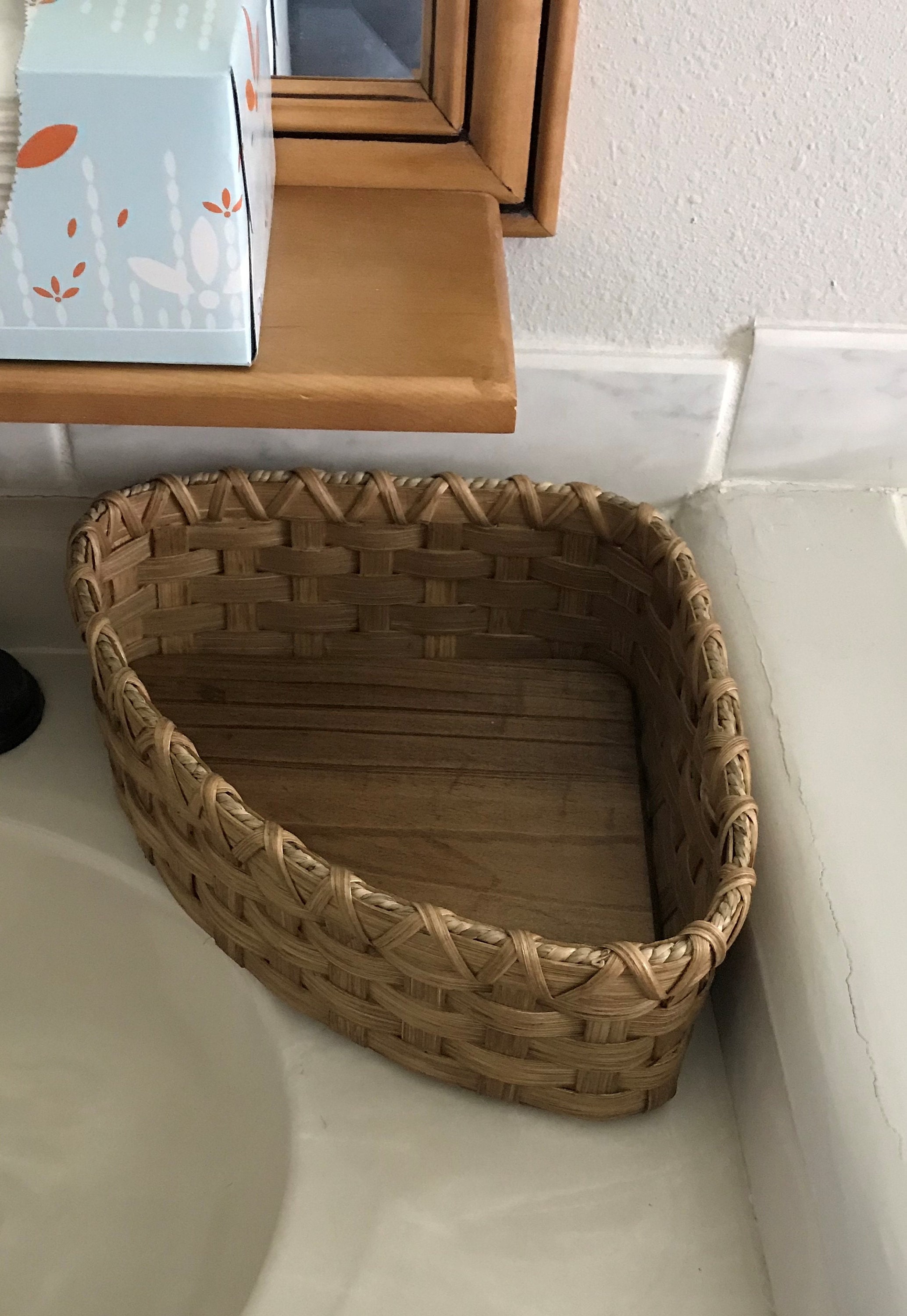 Corner Baskets 9.5LX10WX4.5H Rounded Front | Etsy Canada