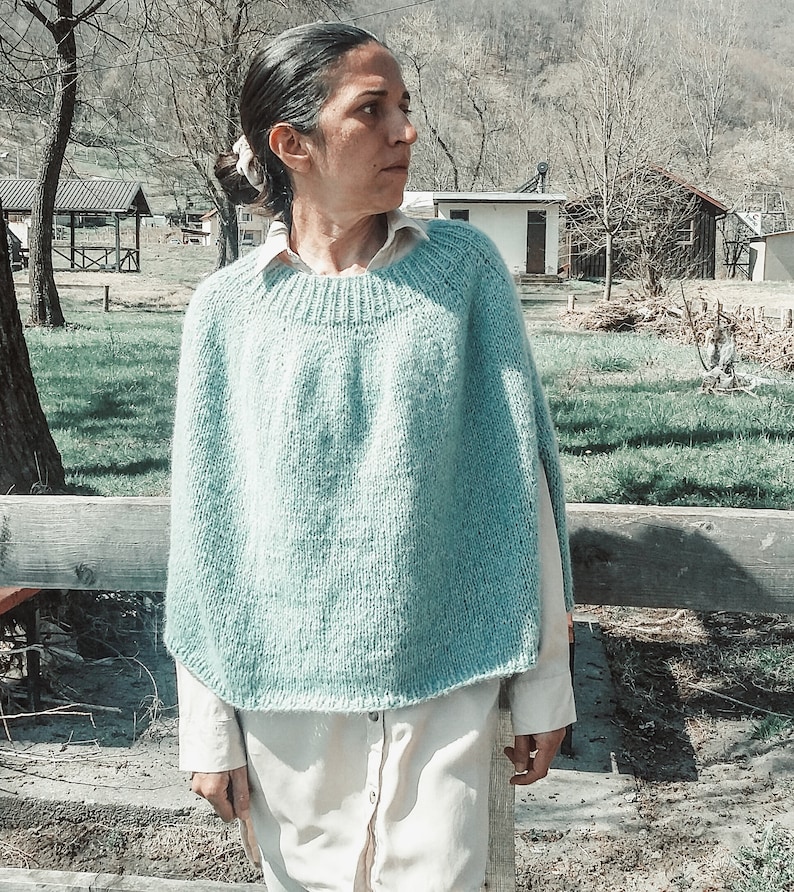 Poncho Pattern, Cape Pattern, Short Poncho or Cape, Easy to Knit Poncho ...