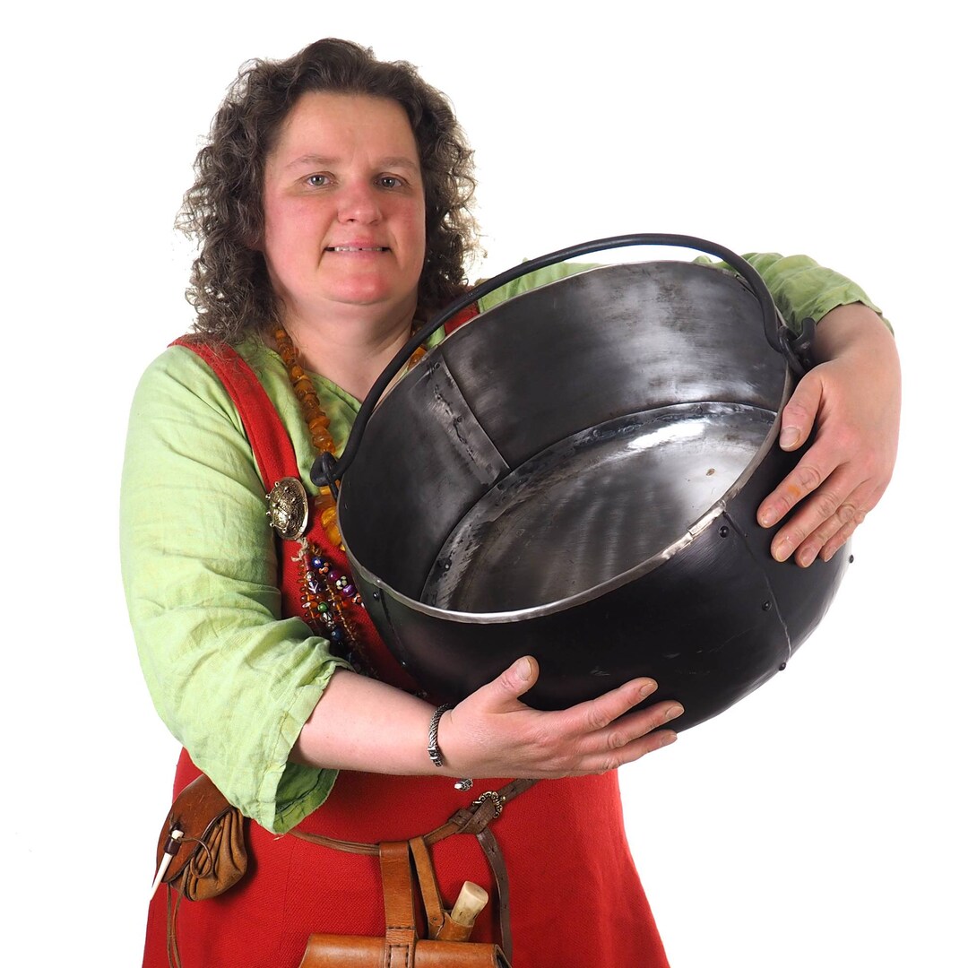 Steel Cauldron 5 and 1/3 Gallon , 20 Liter, Hand Forged, Historical ...