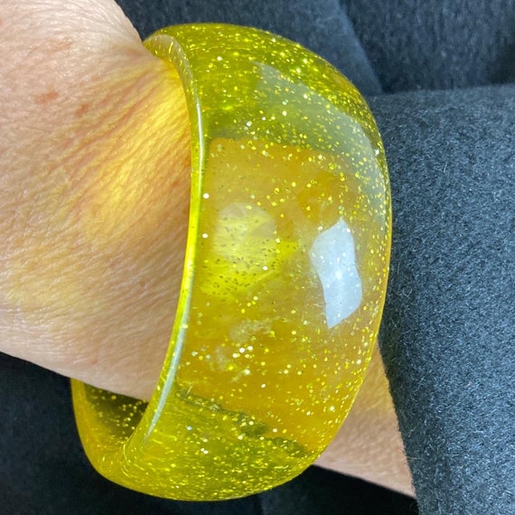 Transparent Yellow Lucite with Glitter Thick Bangle - Gem