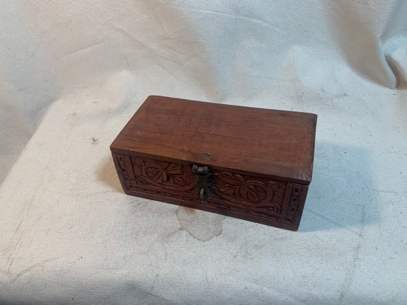Wooden Relief Box - Gem