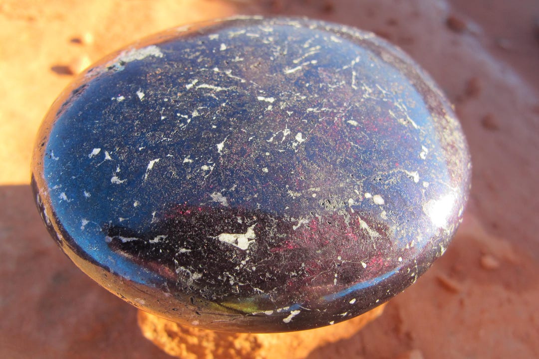Desert Sky Aurora Rare Magenta Flash Covellite Crystal Palm Stone ...