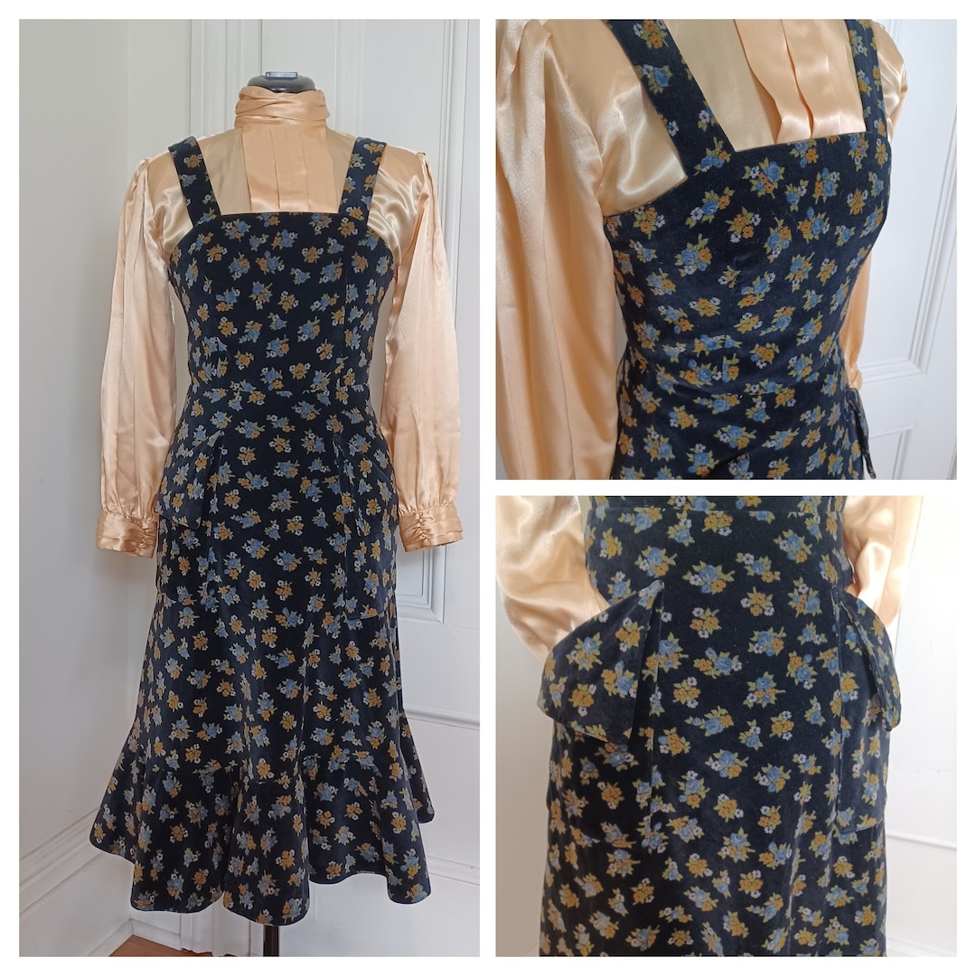 1940s Pinafore Style Dress in Floral Print Cotton Velveteen (S/M) - Etsy