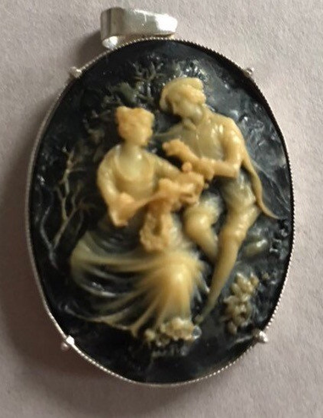 MOLDED Plastic Romantic Courtly Couple Pendant Vintage Jewelry Black ...