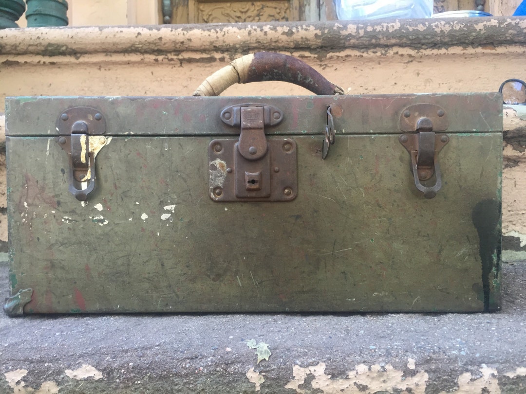 METAL Tool Box Army Green USA Excelsior Stamford Conn Industrial Chic ...