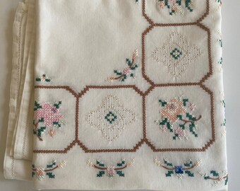 Needlepoint Table Cloth - Etsy