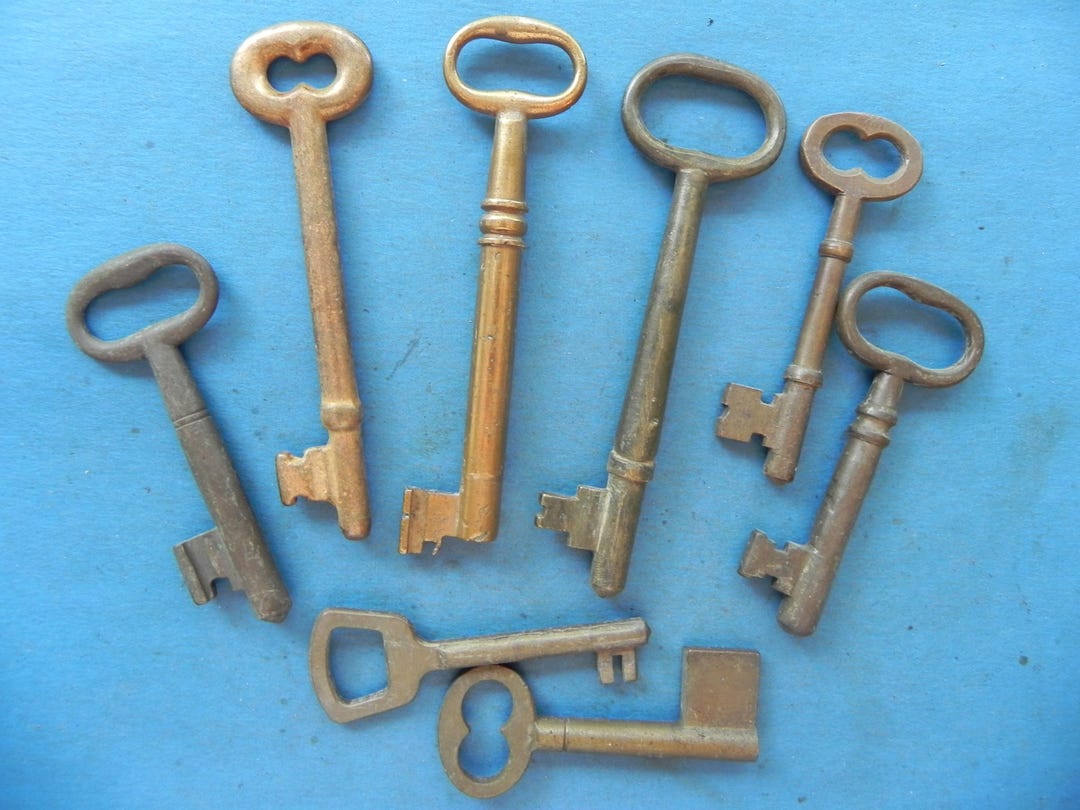 8 Antique Brass Skeleton Keys. Old & Original. - Etsy