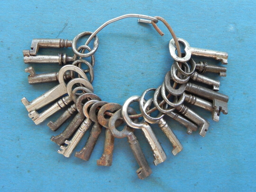 20 Antique Cabinet, Lock Keys. Small Keys. Old & Original. - Etsy