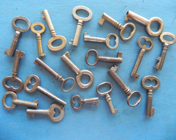 20 Antique Cabinet, Lock Keys. Small Keys. Old & Original. - Etsy