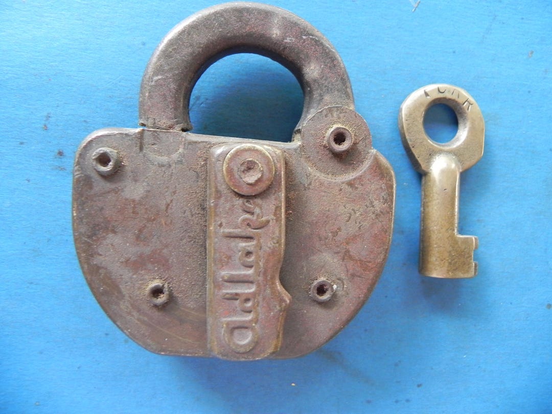 Vintage "pc Rr" Railroad Switch Lock W/ Key. Pacific Central. - Etsy