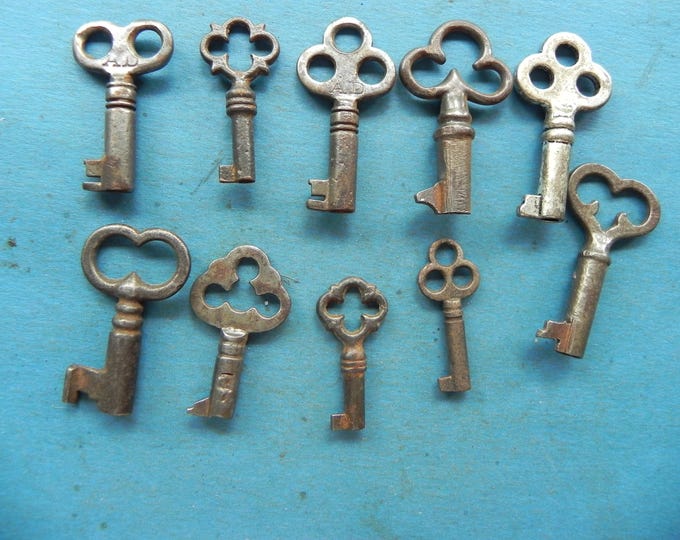 10 Antique Cabinet, Lock Keys. Small Keys. Old & Original. - Etsy