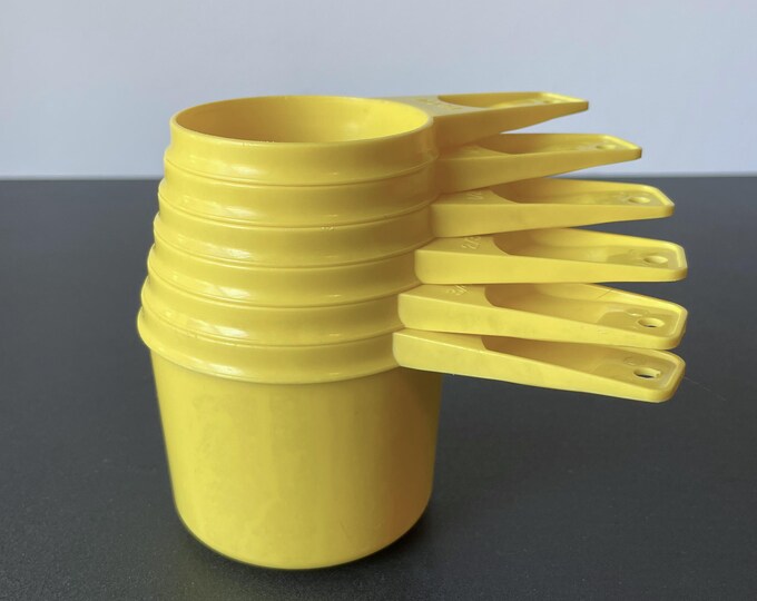 Vintage Yellow Tupperware Measuring Cup Set, Complete Set of Six - Etsy