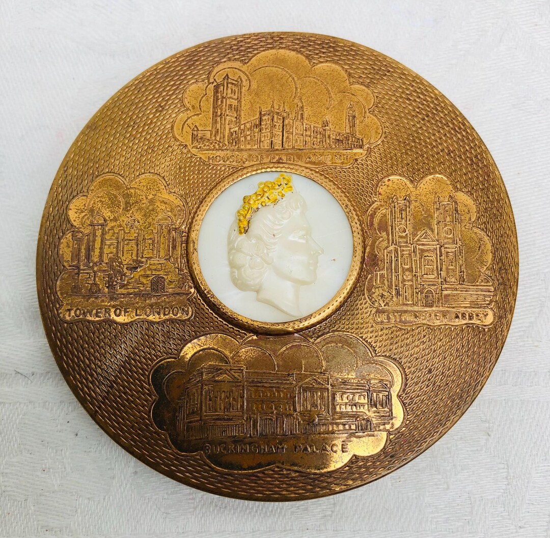 1950s Vintage Queen Elizabeth II Cameo, Souvenir of London, Antique ...
