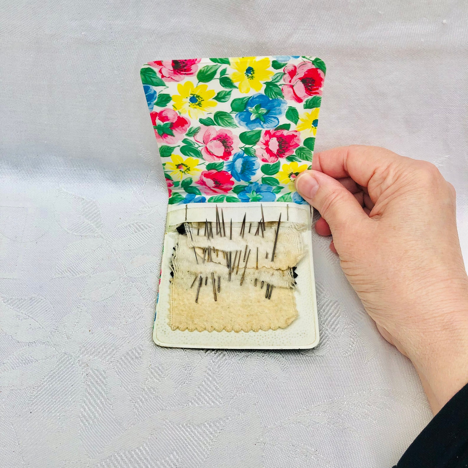 Midcentury Kitsch Poodle Needle Case, Pink Vinyl Needle Book 1960s. - Etsy