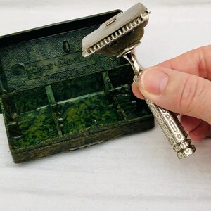 Antique 1912 Ever-ready Chrome Plated, Safety Razor With Original Green ...