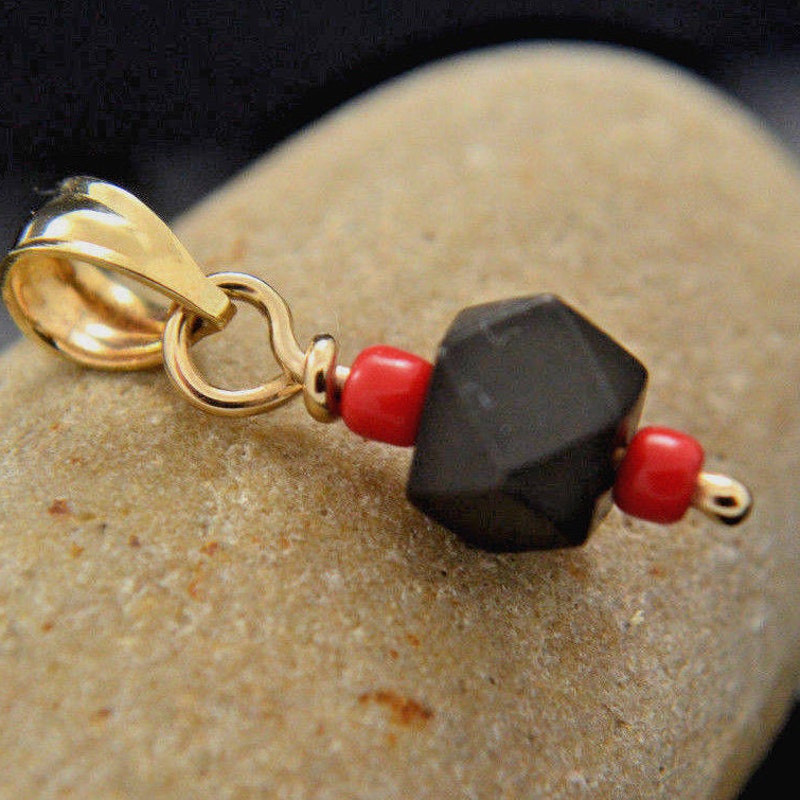 Azabache - Etsy