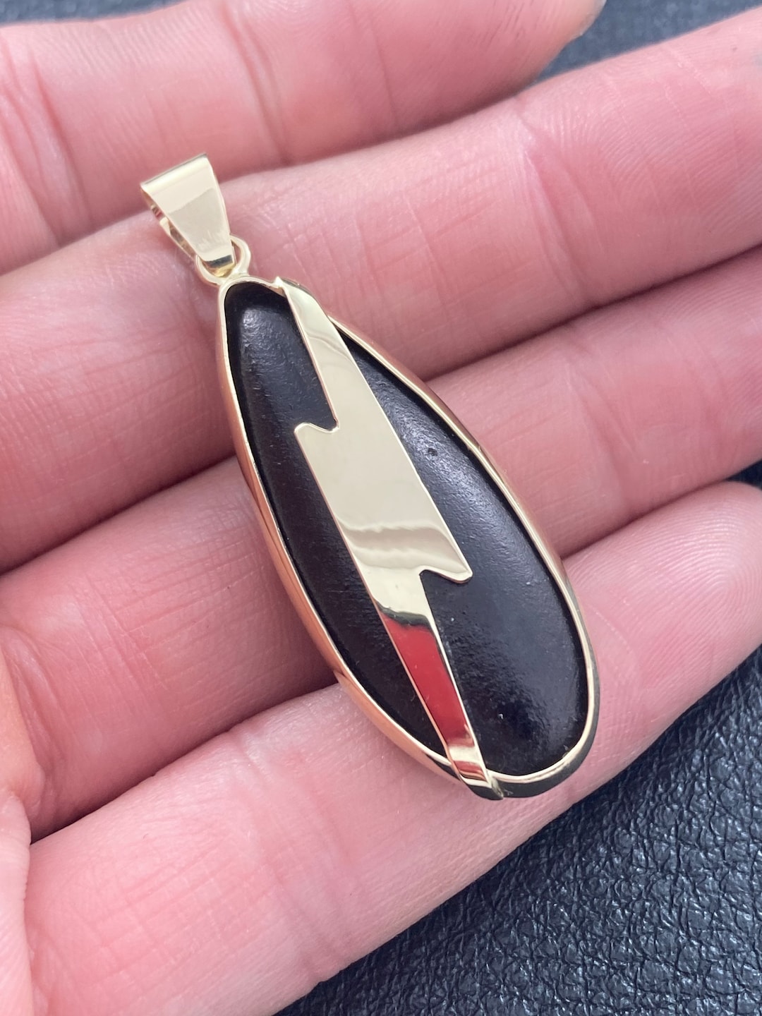 Piedra De Rayo 14 Kilates Piedra De Los Siete Rayos 14k Gold Pendant ...