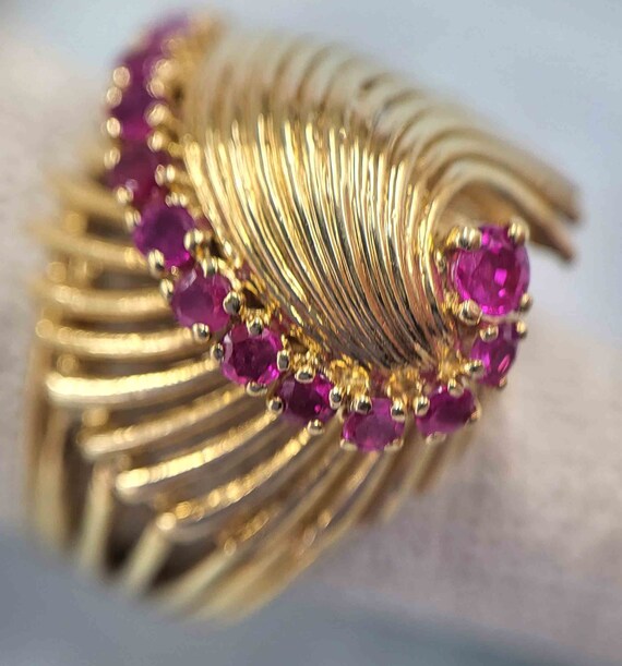 Vintage 18K Gold Ruby Swirl Dome Brutalist Ring - Gem