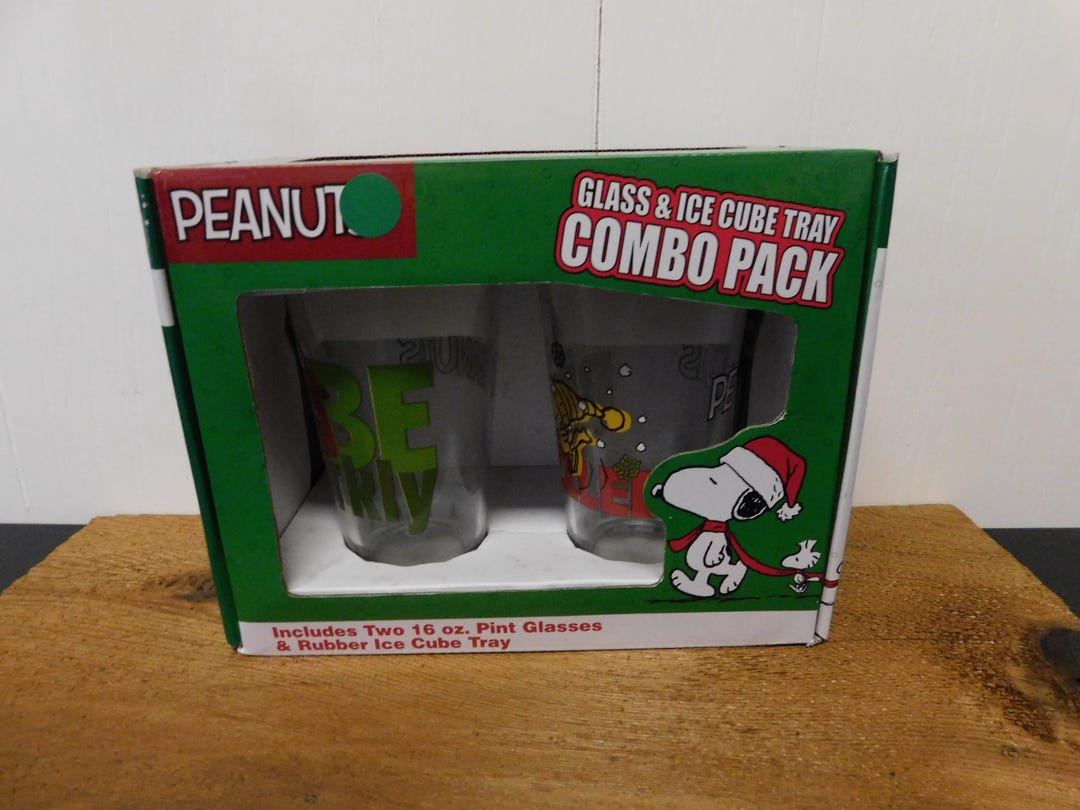 Peanuts Christmas Pint Glass & Ice Cube Tray Set Two 16oz Pint Glasses ...