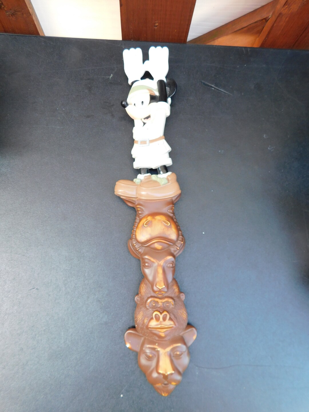 DISNEY ANIMAL KINGDOM 15" Mickey Mouse Collectible Totem Pole Back ...