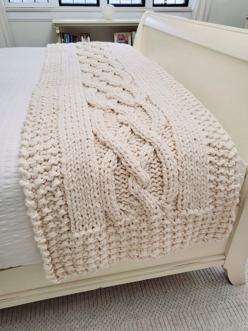 Chunky Knit Cable Bed Runner Pattern (PDF Pattern), Bettlaufer, Pie De ...
