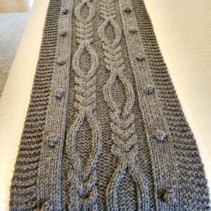 BEDRUNNER KNITTING PATTERN, Easy Cable Knit Pattern, Chunky Knitted ...