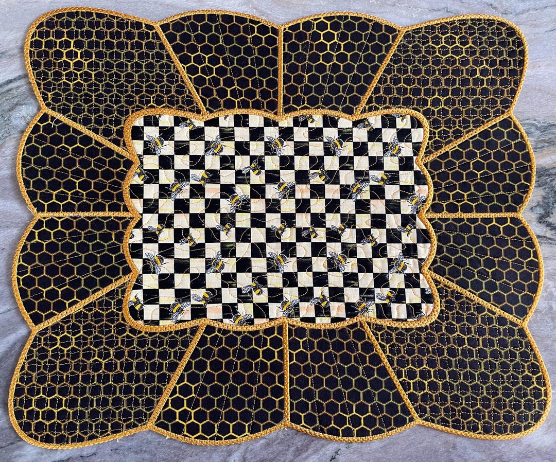 Designer Inspired Checkered Queen Bee Round Scalloped Placemats-free ...