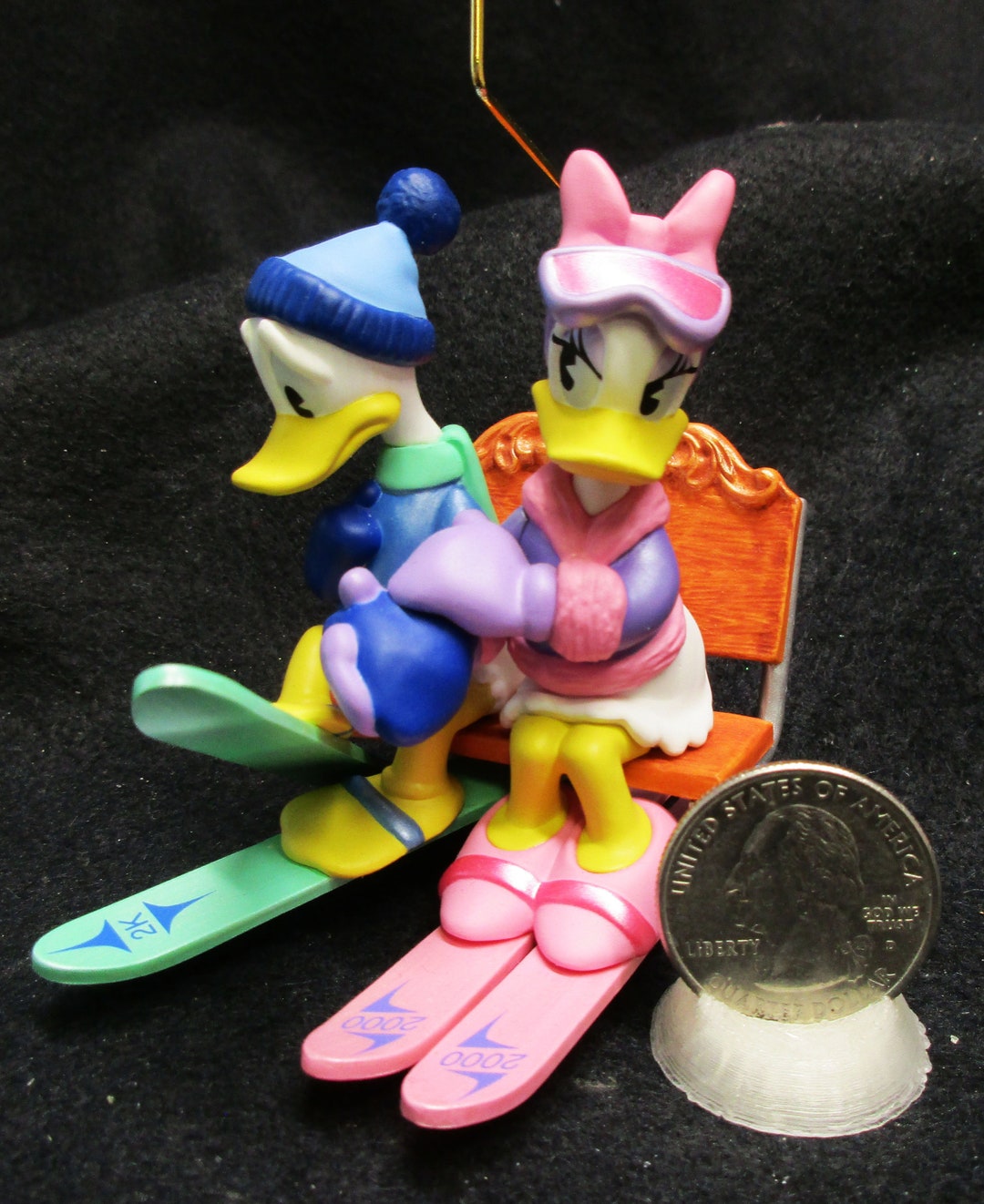 No.2890a Hallmark, Disney, Ornament, Donald and Daisy at Lovers Lodge ...