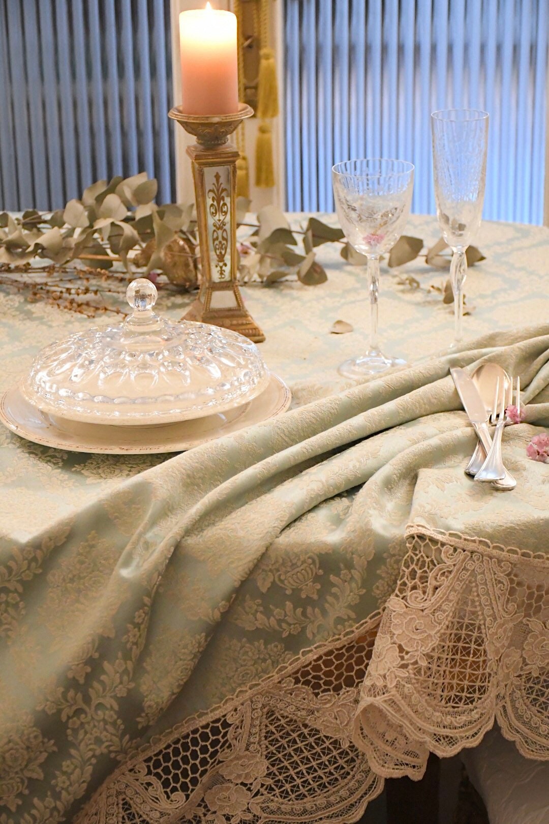 Refined Tablecloth in Tiffany Damask and Antique Macramé Lace - Etsy
