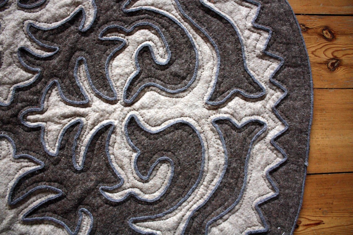 Tarasun Shyrdak Felt Rug / 127 Cm Diameter - Etsy UK