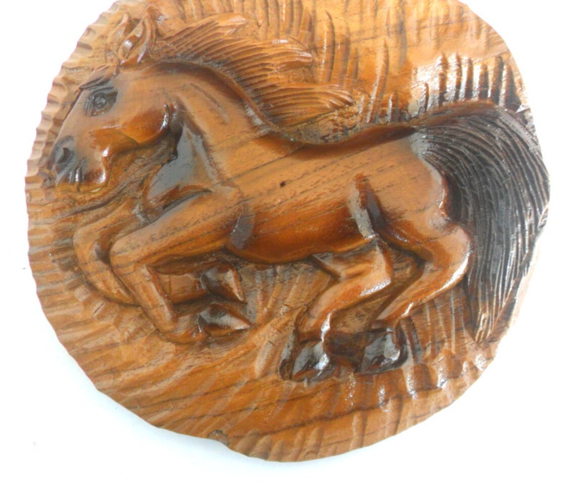 Handmade Natural Teak Wood Round Shape Hand Carved Horse Wood Carving ...