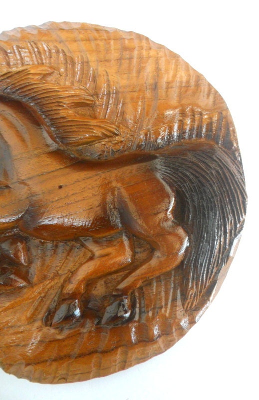 Handmade Natural Teak Wood Round Shape Hand Carved Horse Wood Carving ...