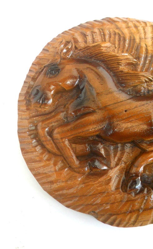 Handmade Natural Teak Wood Round Shape Hand Carved Horse Wood Carving ...