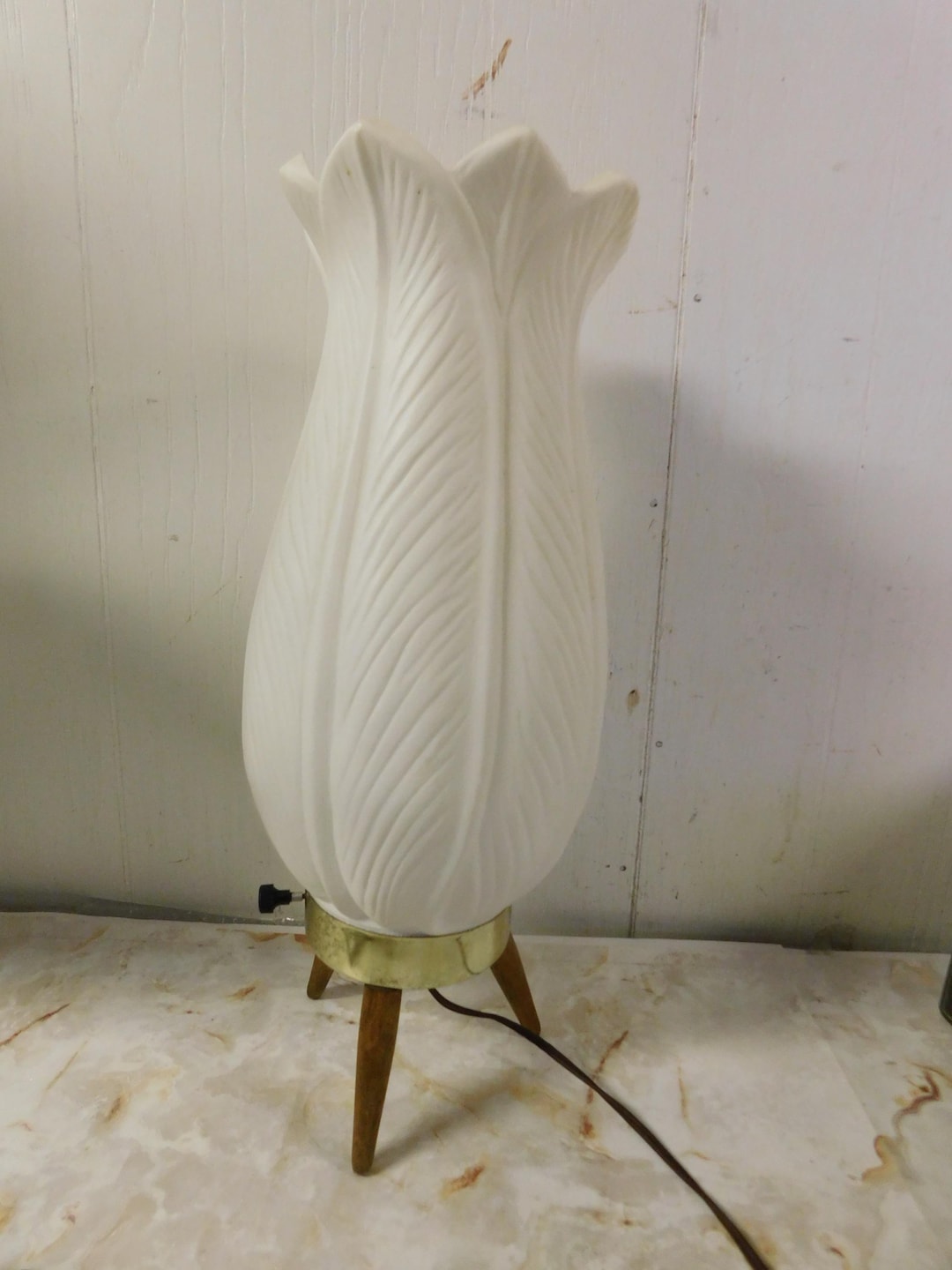 Mid Century Blow Mold Electric Lamp White Acanthus Lily Industrial ...