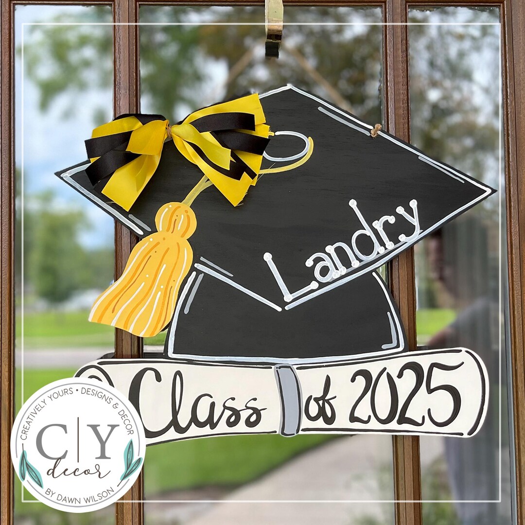 Grad Cap Door Hanger, Class of 2025, Graduation Decor - Etsy