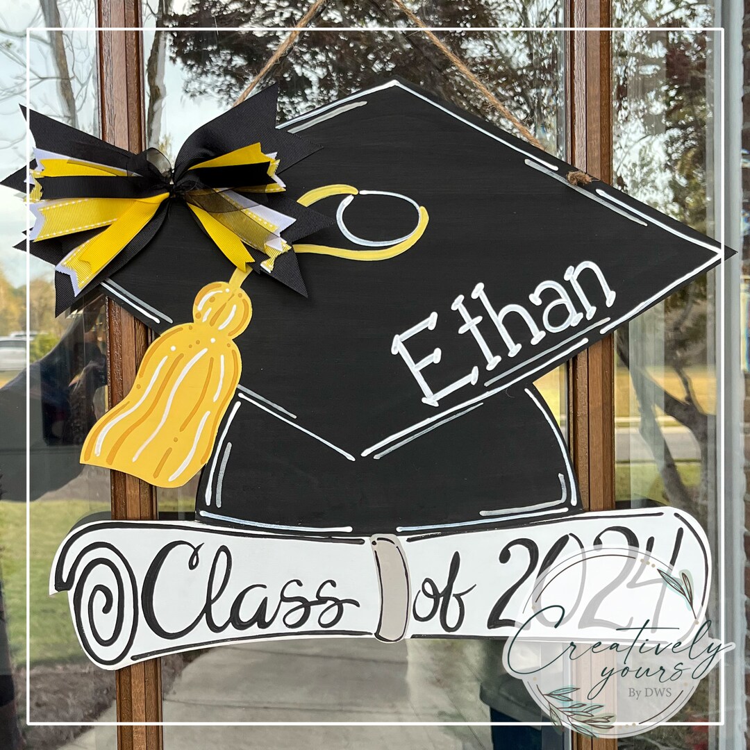 Grad Cap Door Hanger, Class of 2024, Graduation Decor - Etsy