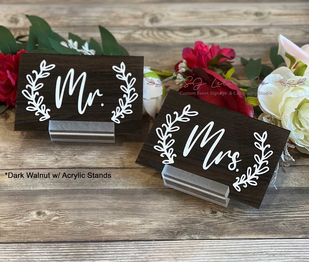 Mr. & Mrs. Wedding Head Table Sign: Rustic Wood Grain Acrylic Decor - Etsy