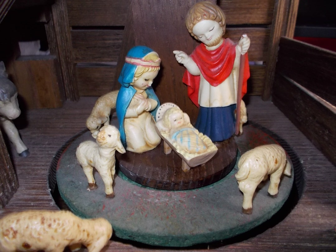 Vintage ANRI Juan FERRANDIZ NATIVITY Set, Rotates, Music, Light, 17 ...