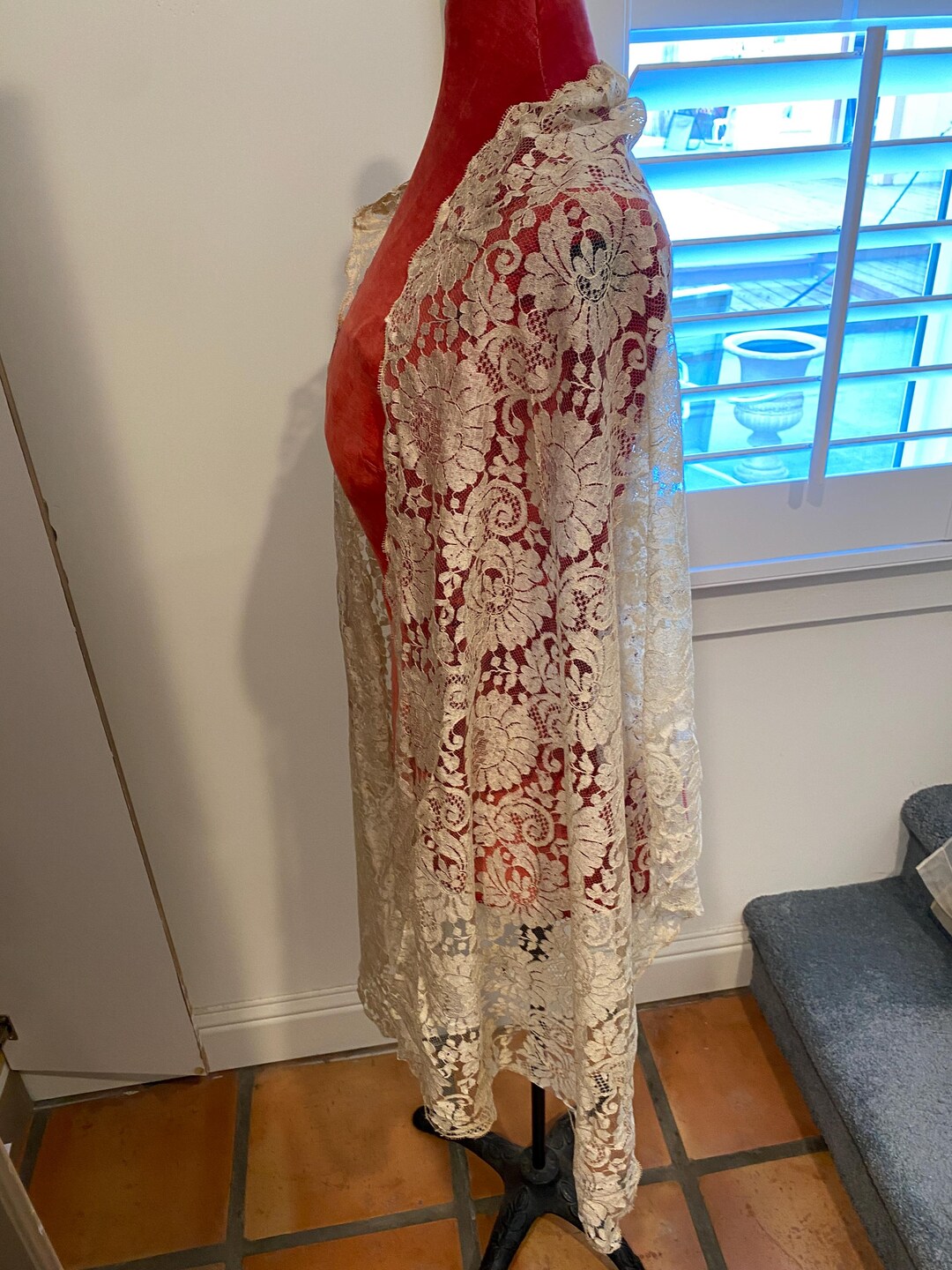 Gorgeous Shawl Antique Blonde Lace Ivory Color - Etsy