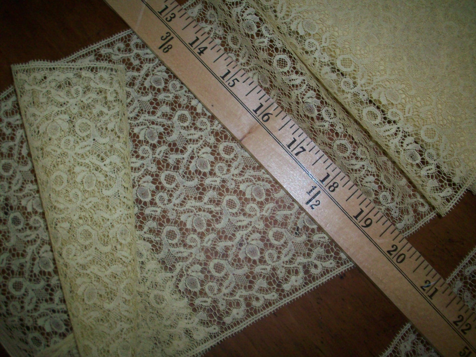 Exquisite Antique Very Fine Cotton Lace Beautiful Pattern Butter Cream ...