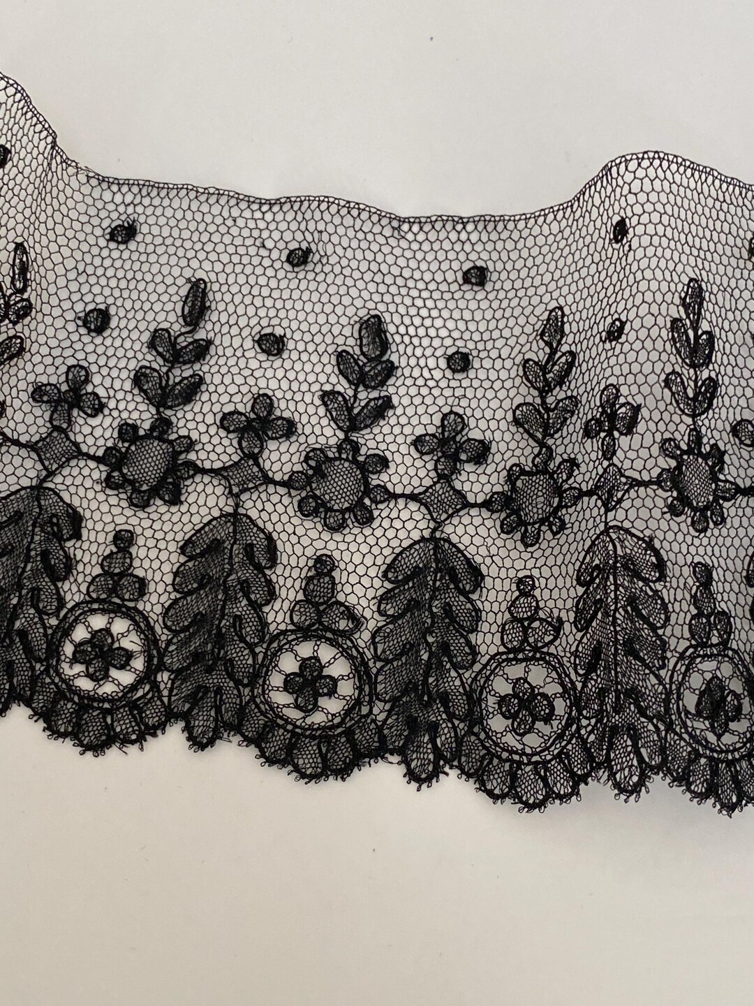 Antique Silk Hand Done Chantilly Lace Black 2.5" Wide Lace Fabulous ...