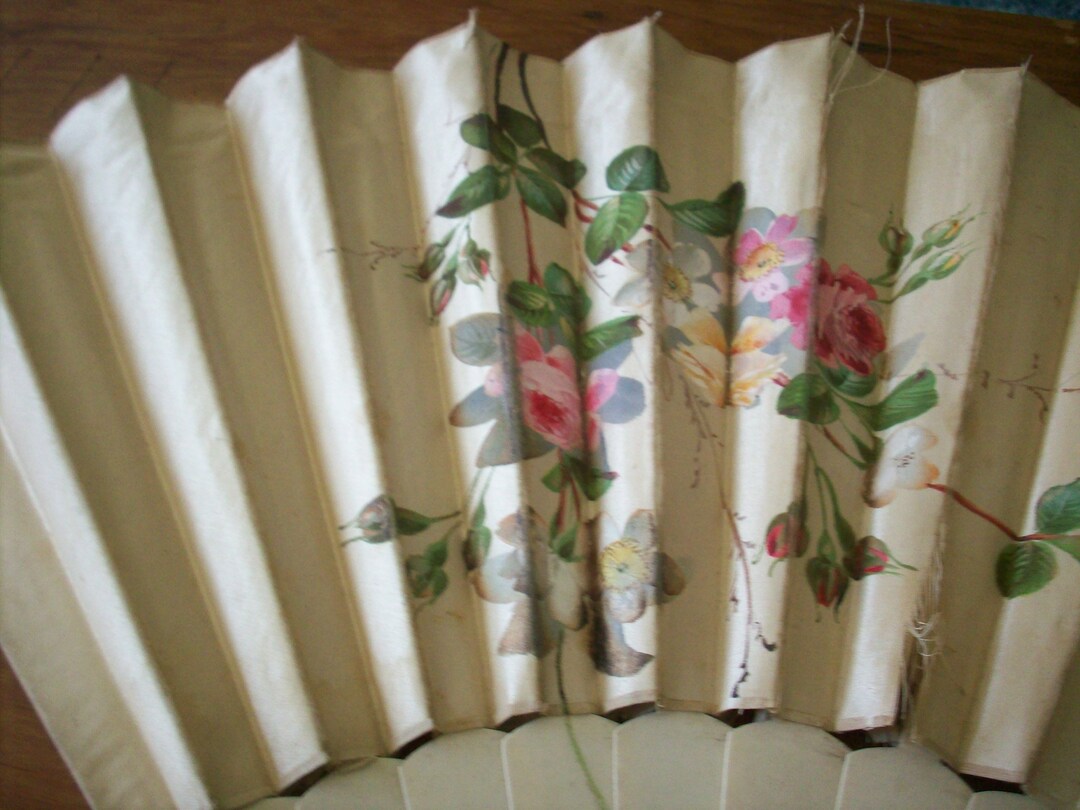 Beautiful Fan With Roses, Buds, and Birds. Bone and Silk Cloth - Etsy