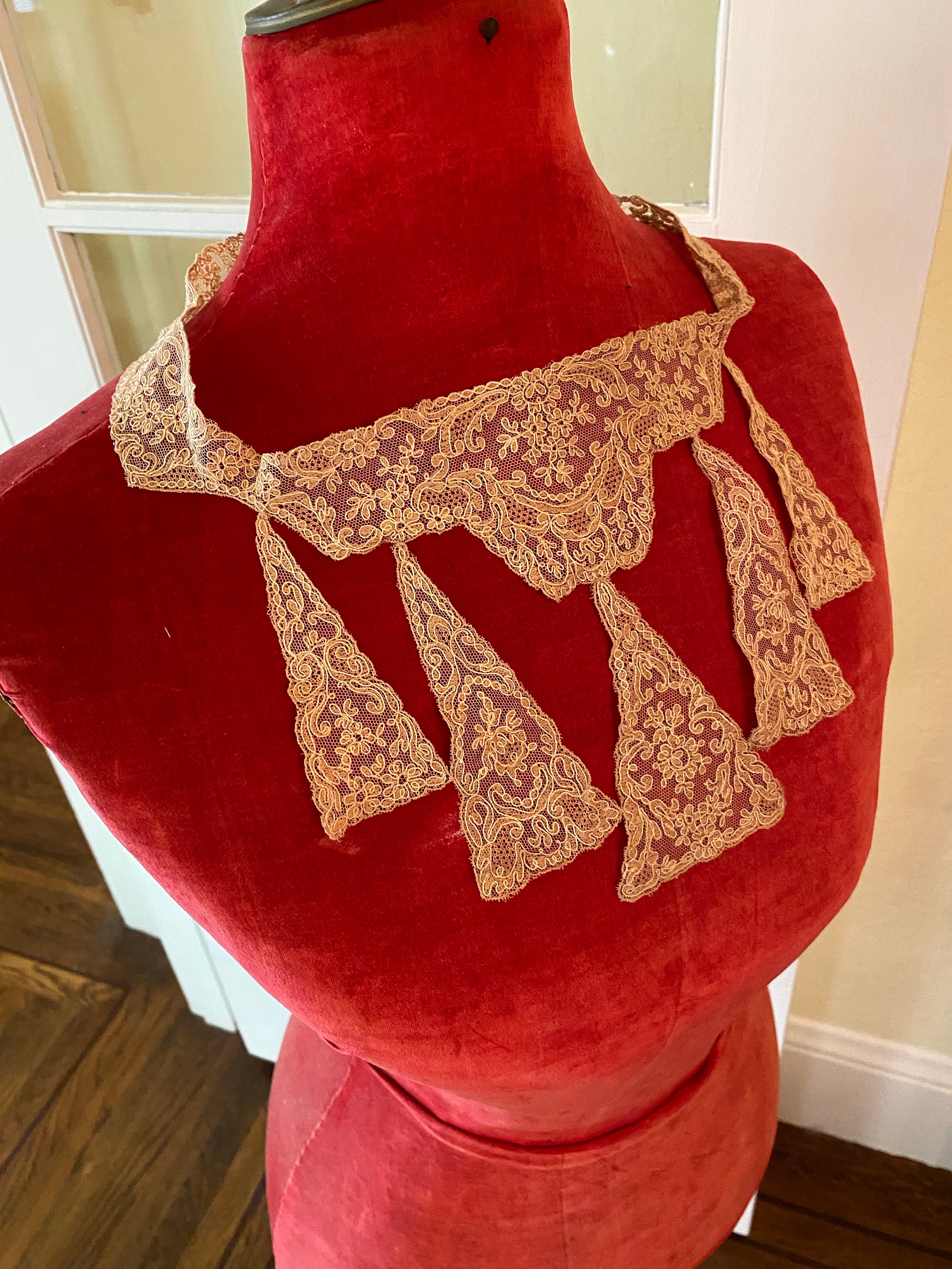 Antique lace collar of embroidered cotton netting 1920s hand | Etsy