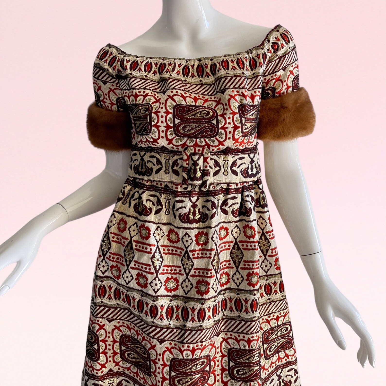Vintage 1970s Oscar De La Renta Gown Brocade Gold Metallic Evening Gown ...