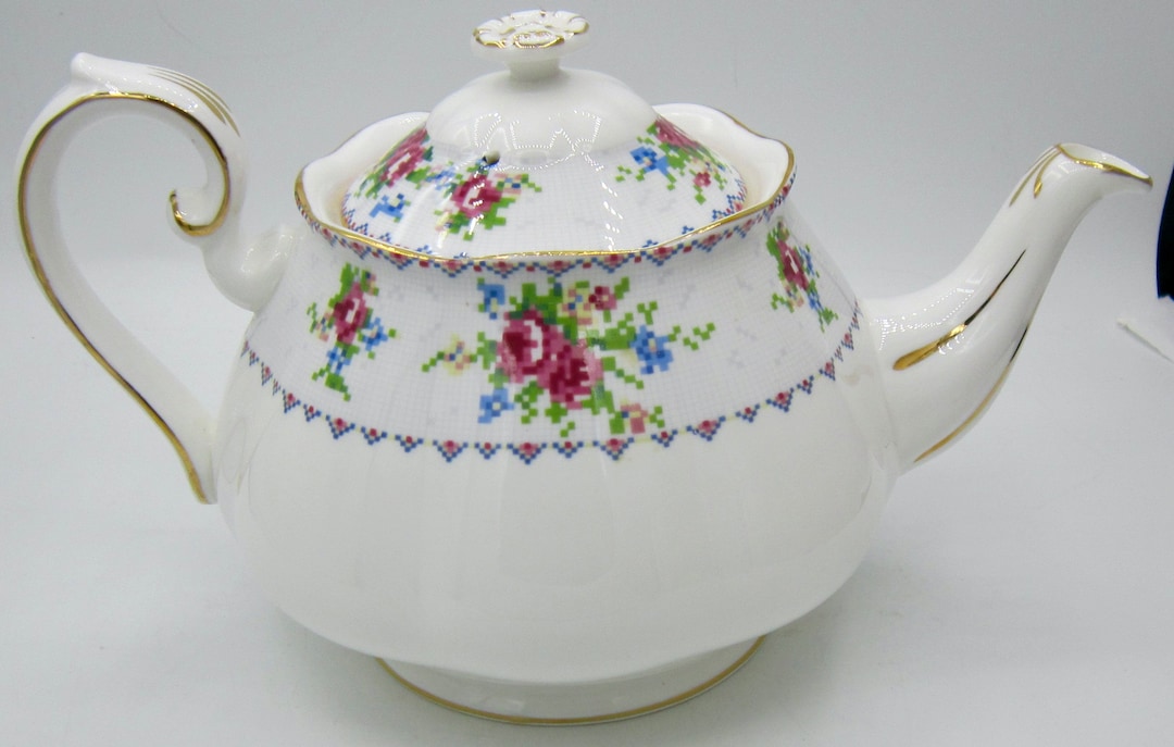 Royal Albert Petit Point Bone China Teapot 4 Cups England - Etsy
