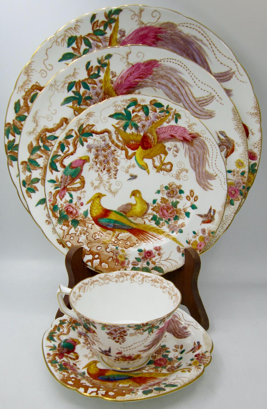 Royal Crown Derby Olde Avesbury Bone China 5 Piece Dinner Place Setting ...