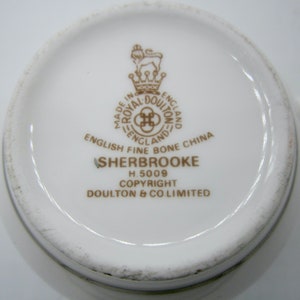 Royal Doulton Sherbrooke (H5009) Bone China Cup and Saucer Sets (4 ...
