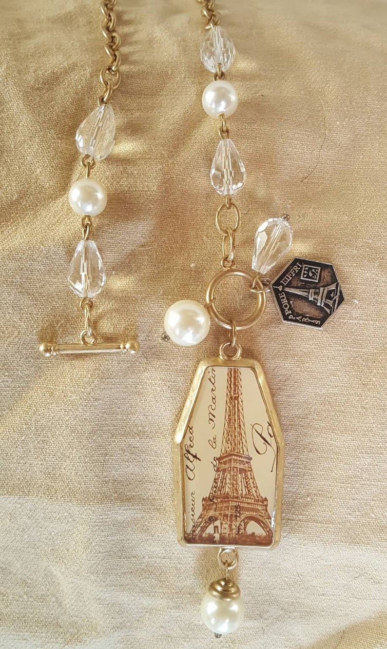 PARIS Pendant Necklace W/ Faux Pearls and Lucite Prisms. - Etsy